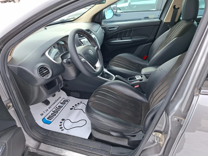 Lancia Delta 1.6-JTD 120кс.Кожен салон в Автомобили и джипове в гр ...